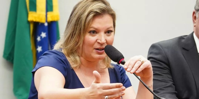 JOICE DIZ QUE RECEBEU AMEAÇA DE MORTE E NOVAS DENÚNCIAS E ADIA ...